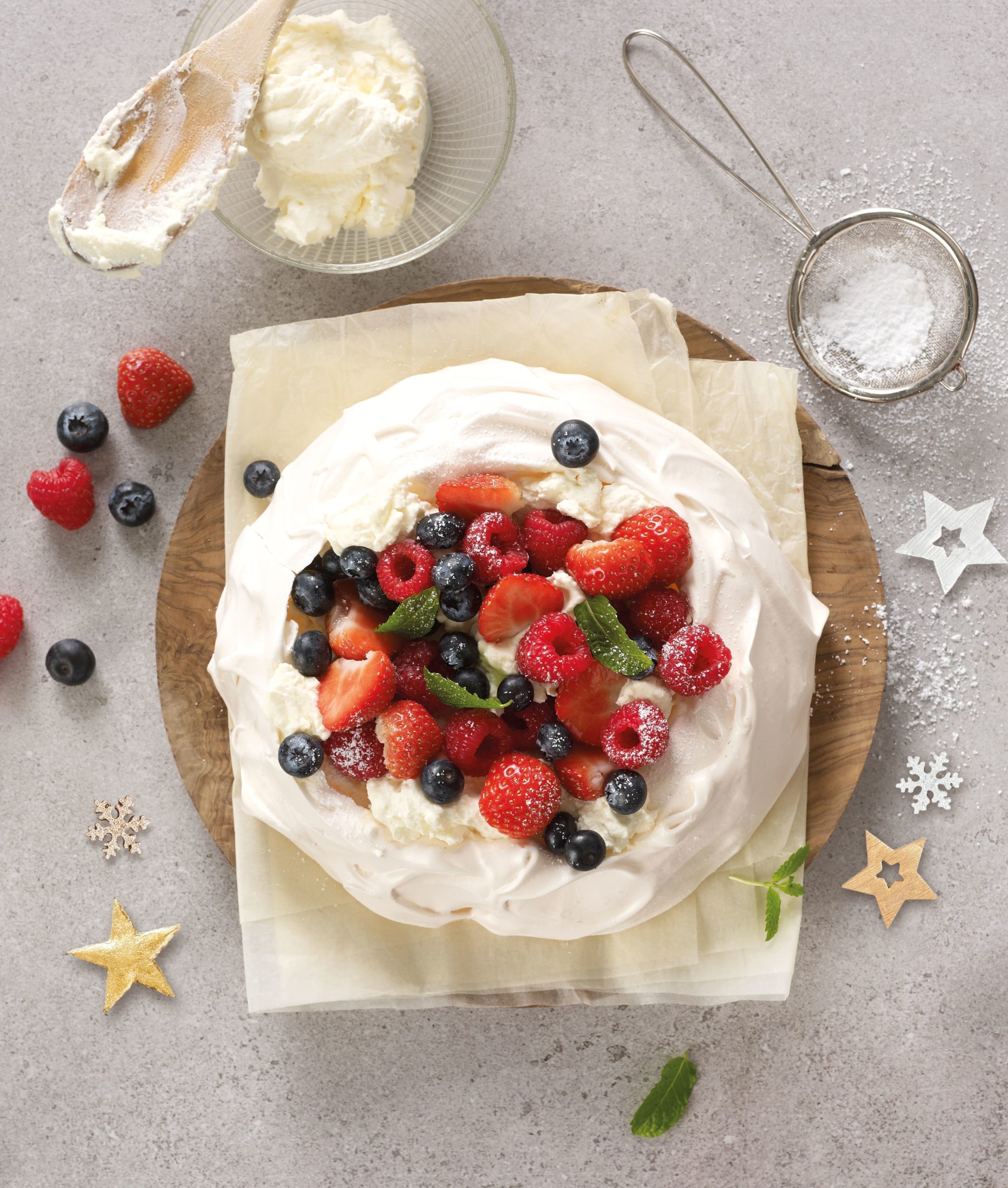 Pavlova aux fruits rouges - Janette Magazine