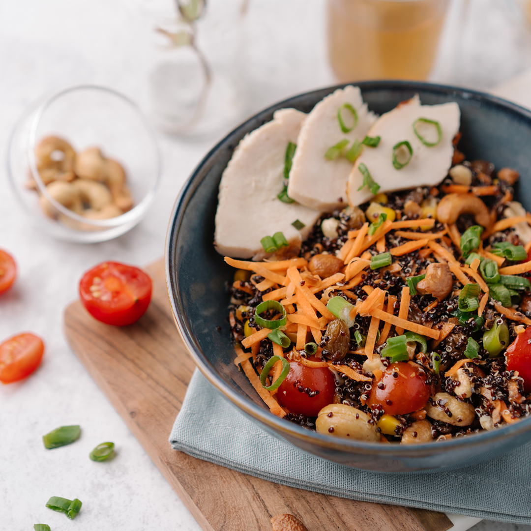 Salade poulet & quinoa : équilibrée et gourmande ! - Janette Magazine