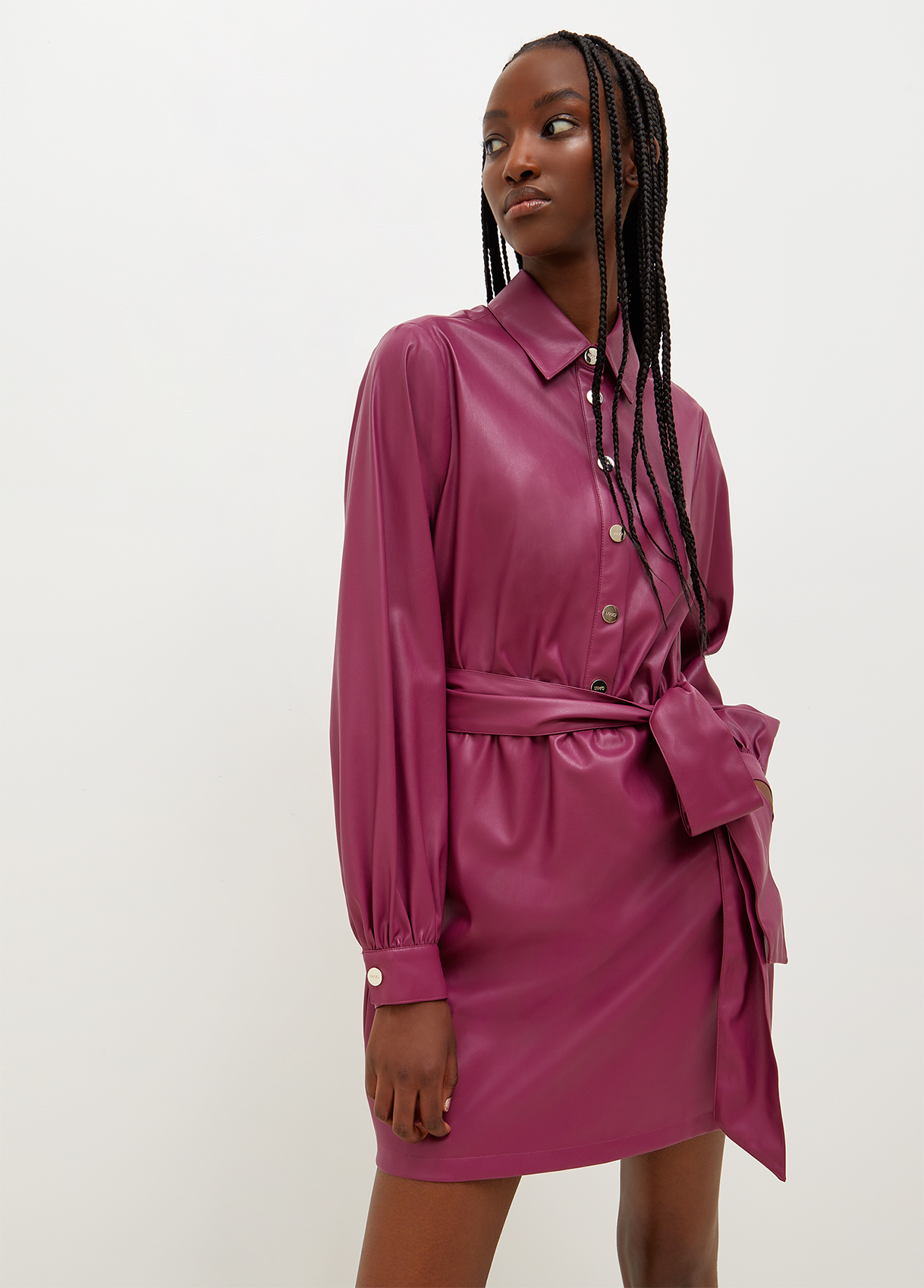Mode : 10 pièces pour adopter le "Viva Magenta", ce rouge ni chaud ni ...