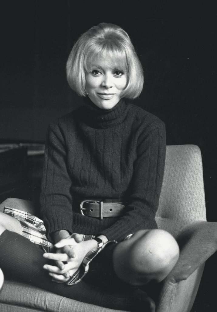Muse : Mireille Darc, la fragilité d'une guerrière - Janette Magazine