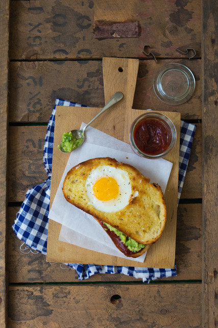 Kitchenette : toast à l'avocat - Janette Magazine