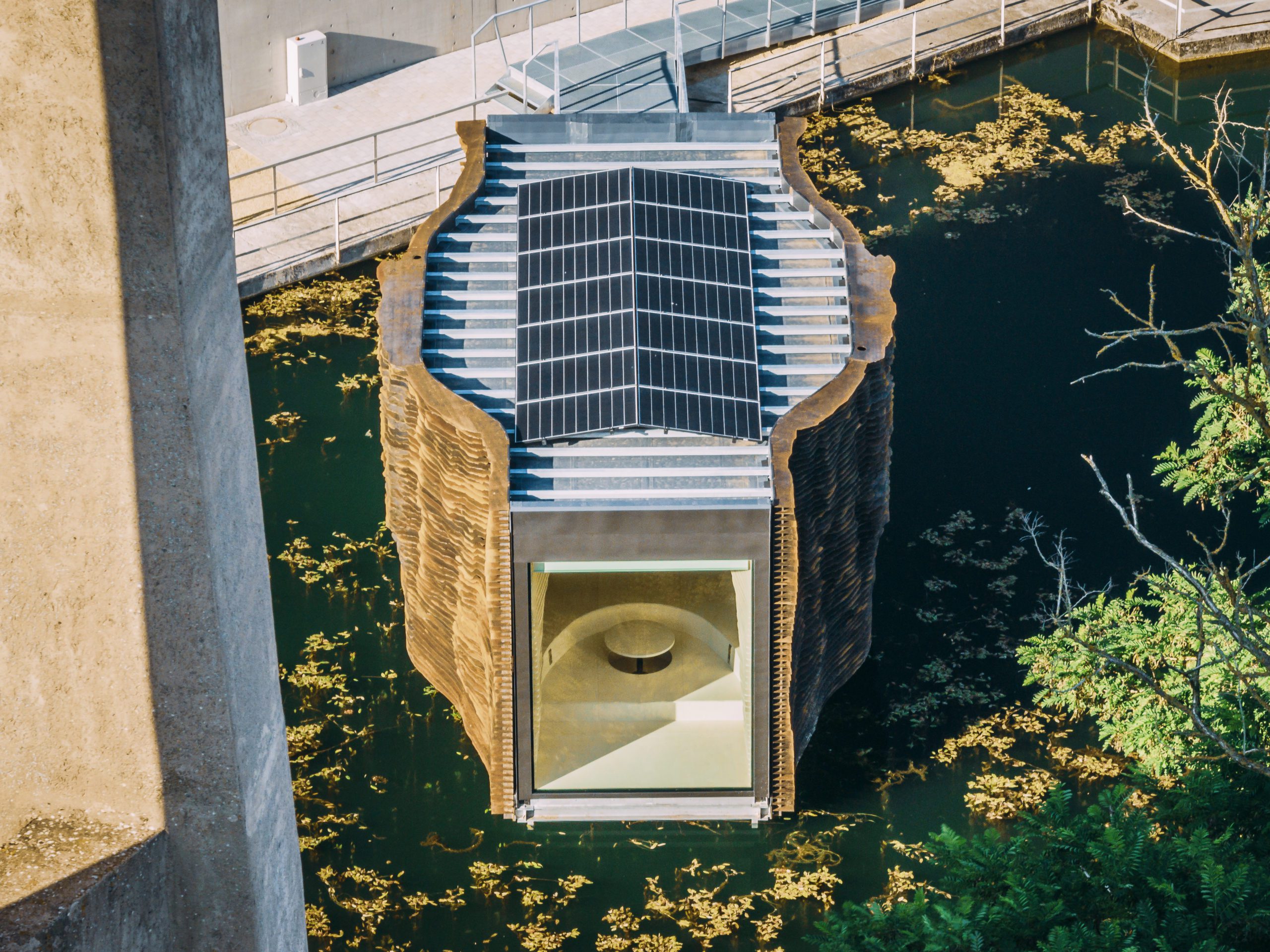 Floater - Janette Magazine